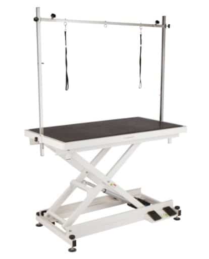 Best Groomer Tables of 2023 (Top 5): Reviews & Buyer’s Guide